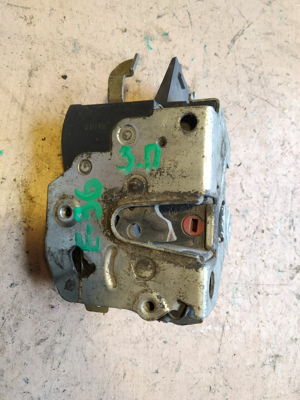 BMW 3 E36 Замок двери задней левой