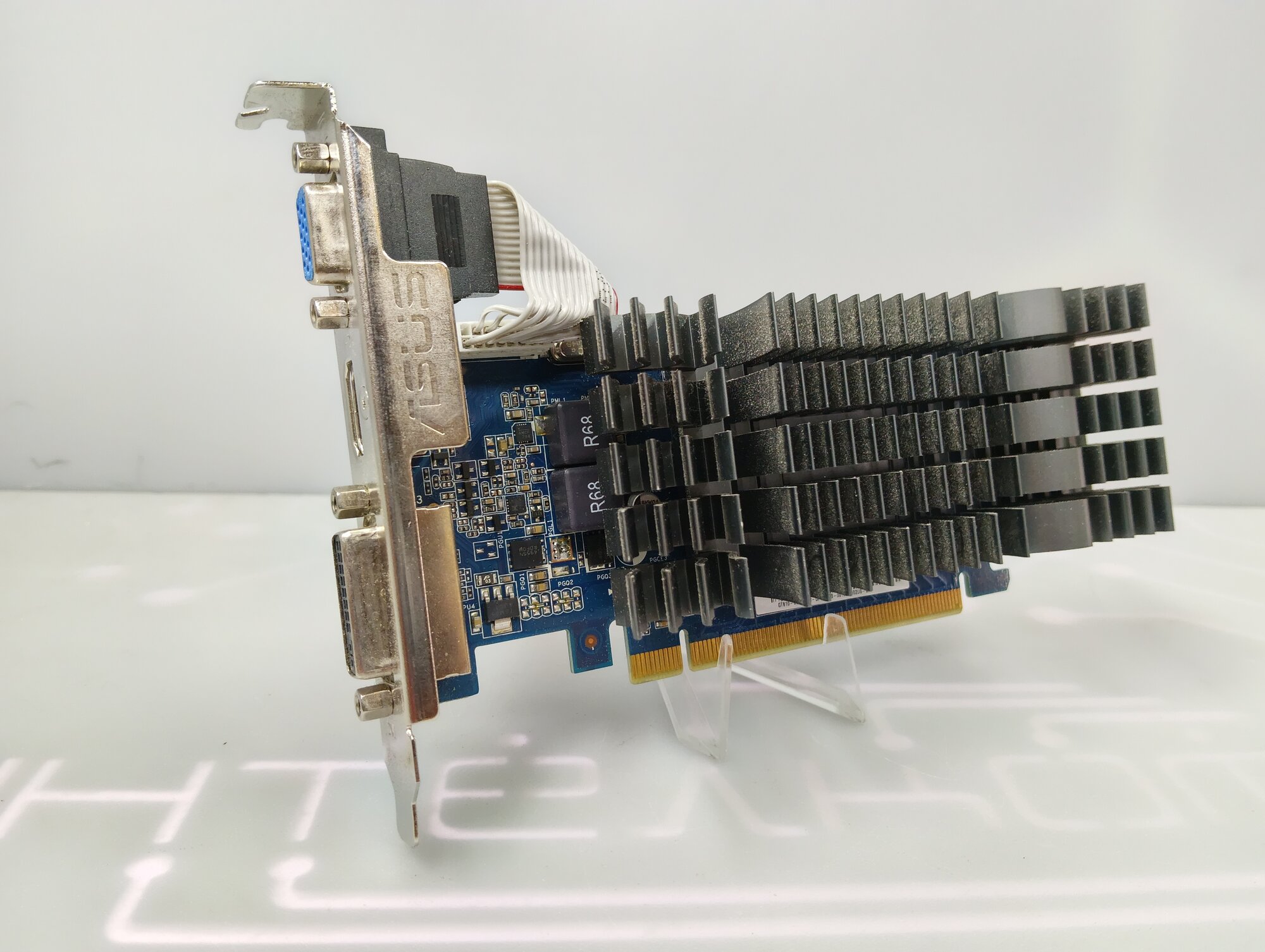 Видеокарта ASUS GT610-SL-2GD3-DI GT610 VGA/DVI/HDMI 2GDDR3 PCI Express 2.0