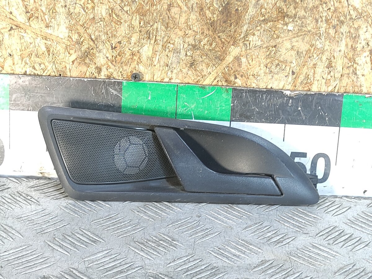Ручка двери внутренняя задняя правая SKODA Octavia 2004 2013 1Z0839222C9B9