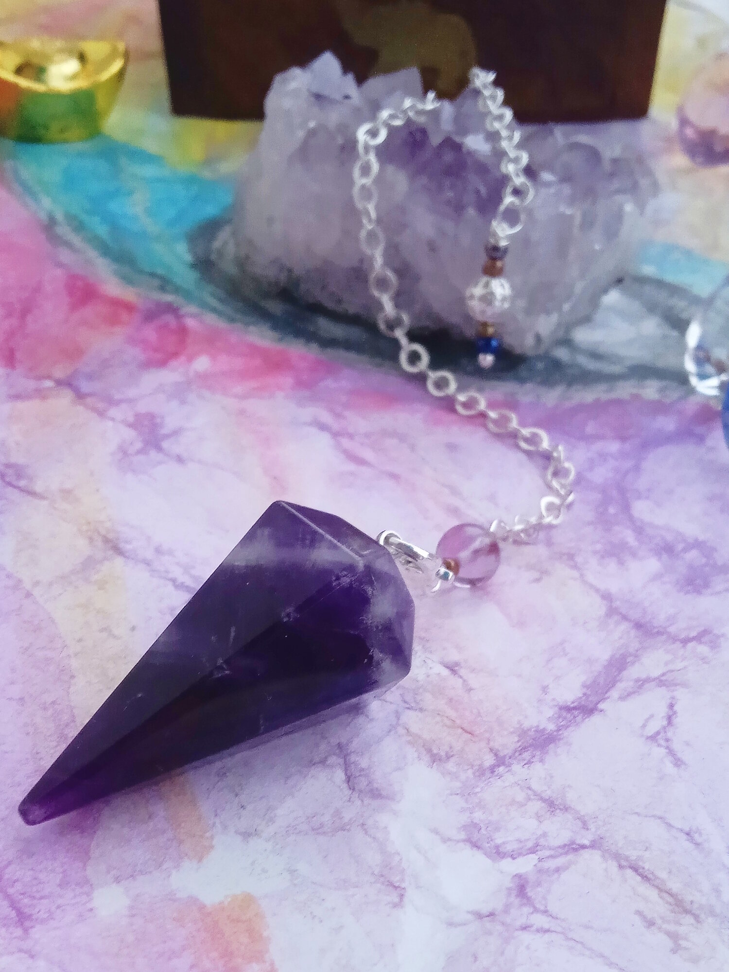 Маятник подвеска аметист Большой на цепочке в мешочке / биолокация, гадание, поиск клада, ответы на вопросы/