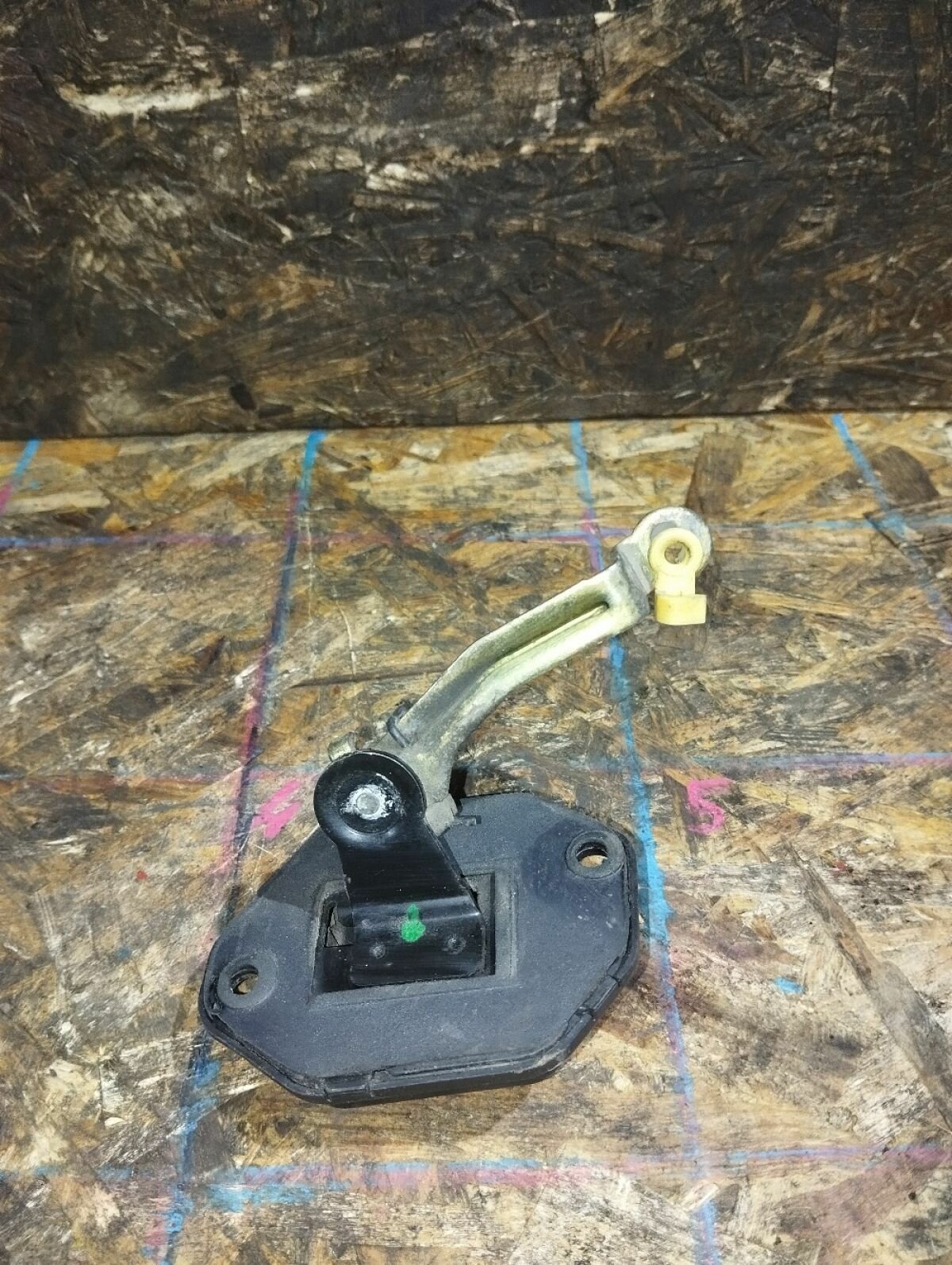 Замок лючка бензобака Крайслер Вояджер 4 Б/У с пробегом