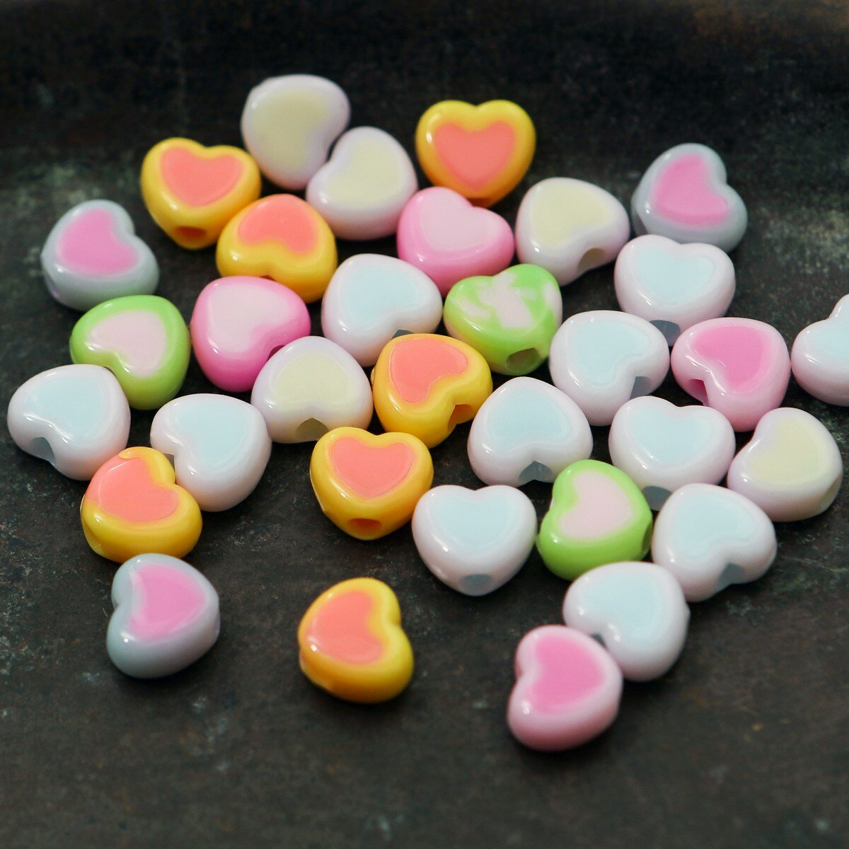 Бусины сердце сердечко акриловые 90 шт, размер 6.5x8x4 мм, разные цвета в упаковке