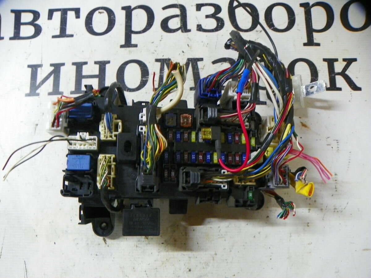 Блок предохранителей под капот основной Suzuki Grand Vitara II (2005—2008) 3673564J01