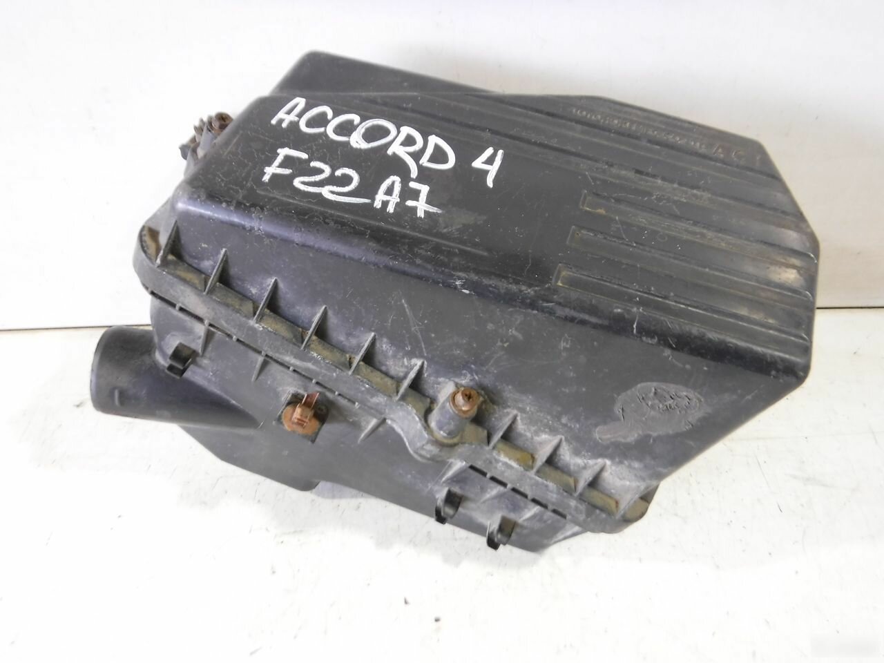 Корпус воздушного фильтра Honda Accord IV (1989—1993) 17241PT2000