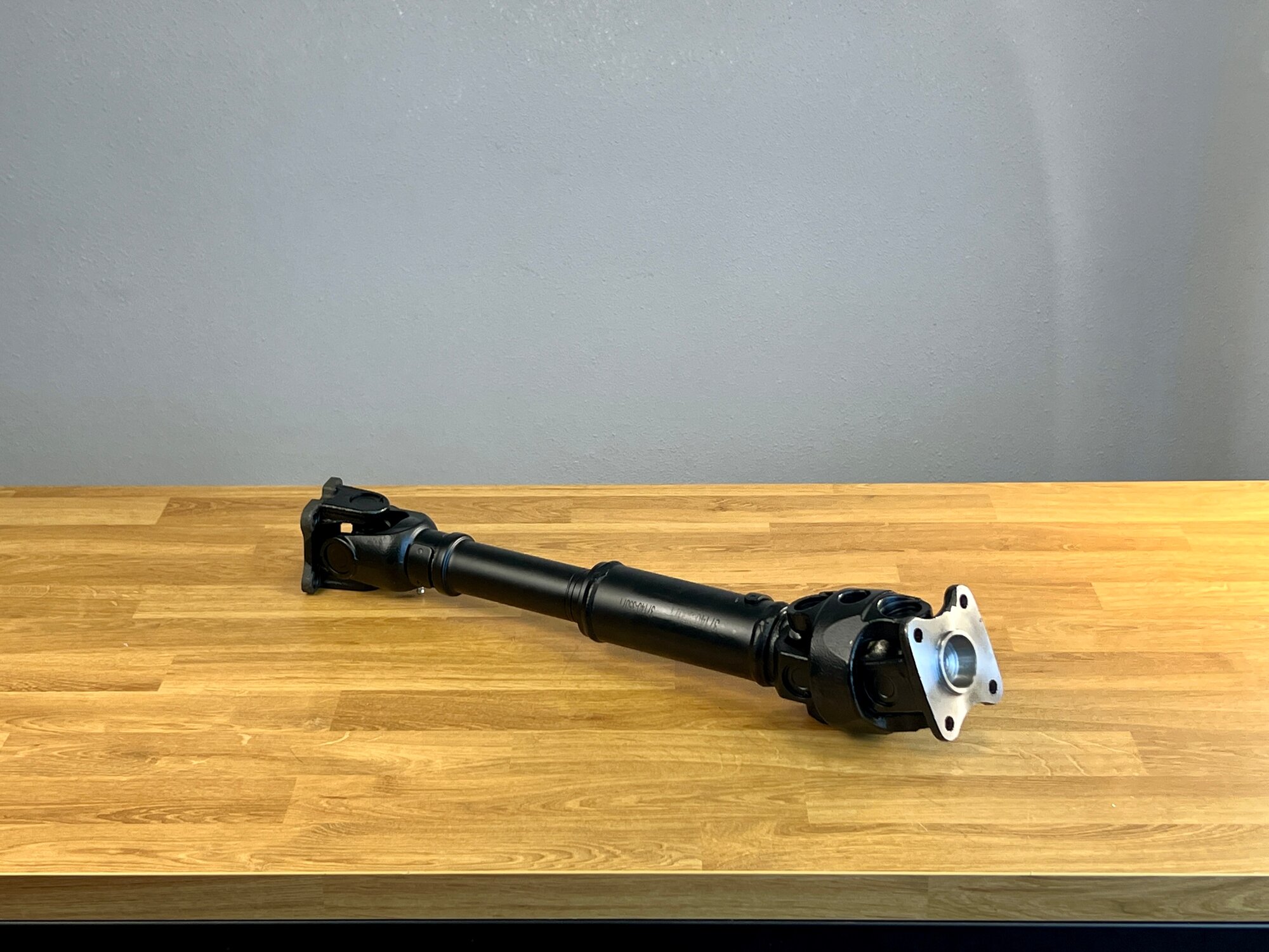 Kaрдaнный вал НОВЫЙ кардан пepeдний Тоyotа Hilux 37140-35071 600mm