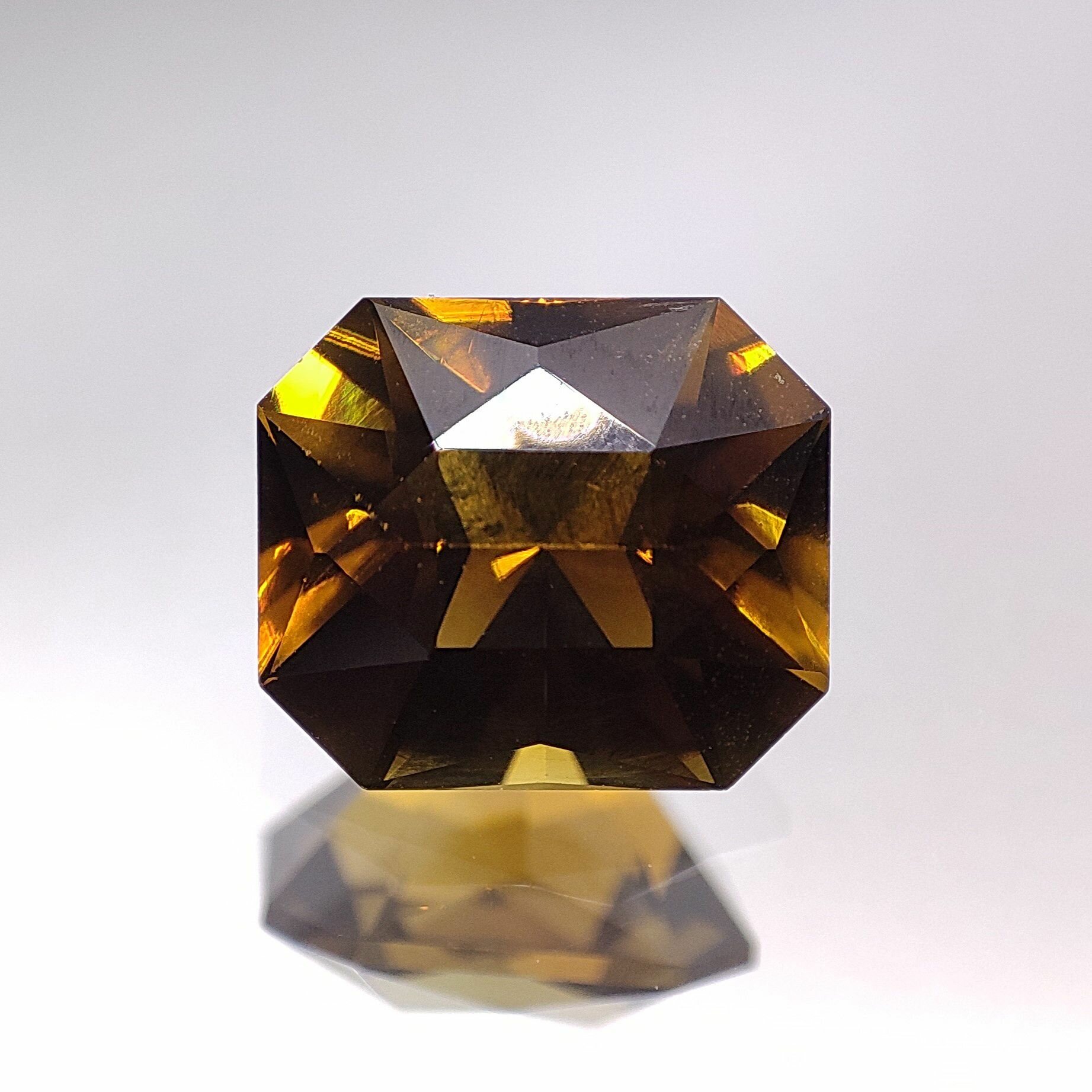 3.16 ct. Турмалин Дравит октагон. Танзания. + гемм. заключение