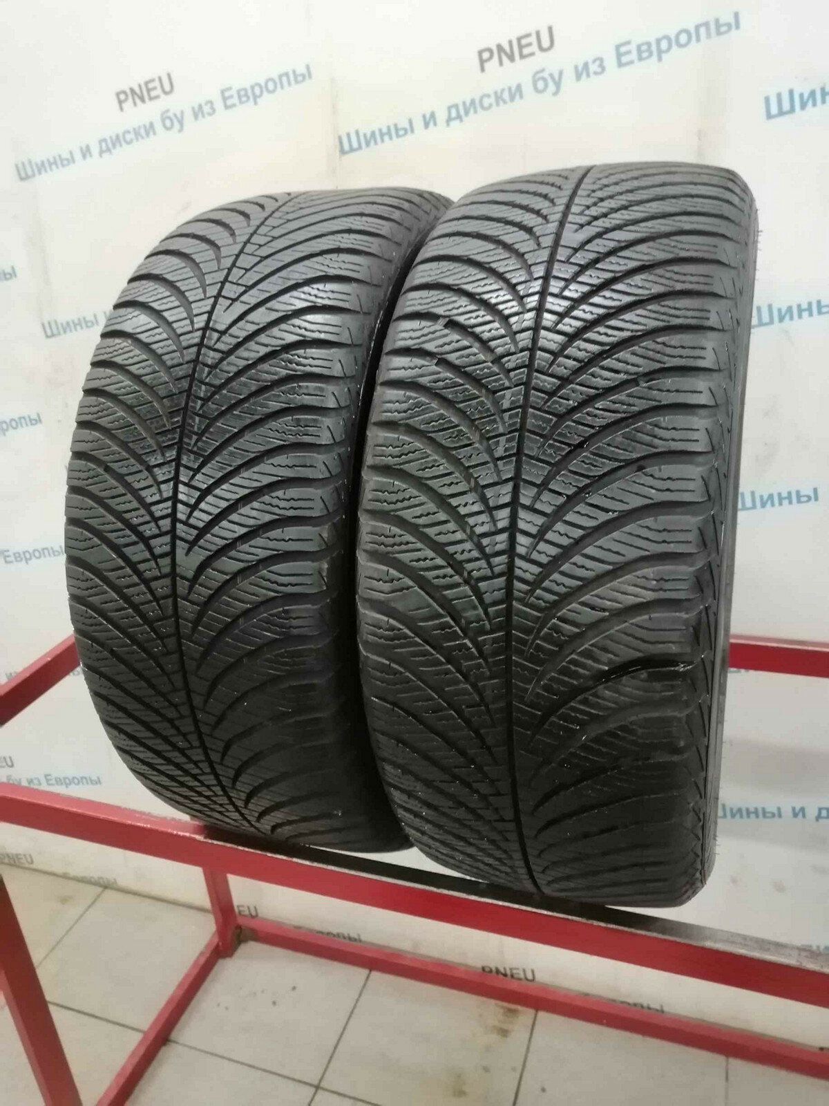 Пара Б/У шин 225/50 R17 Goodyear Vector 4Seasons Gen-2