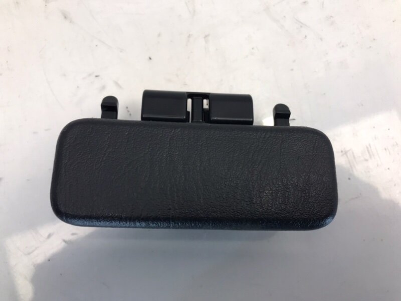 Б/У ручка открывания бардачка Toyota Raize 2020 A200A 1KR-VET 41733 TOYOTA арт. 55560B2020