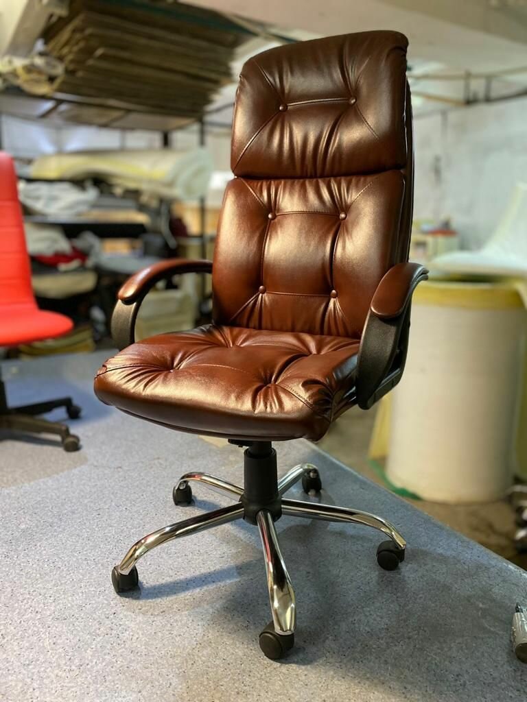 Офисное кресло магазин кресел Уют Мп/Z руководителя, экокожа, коричневый