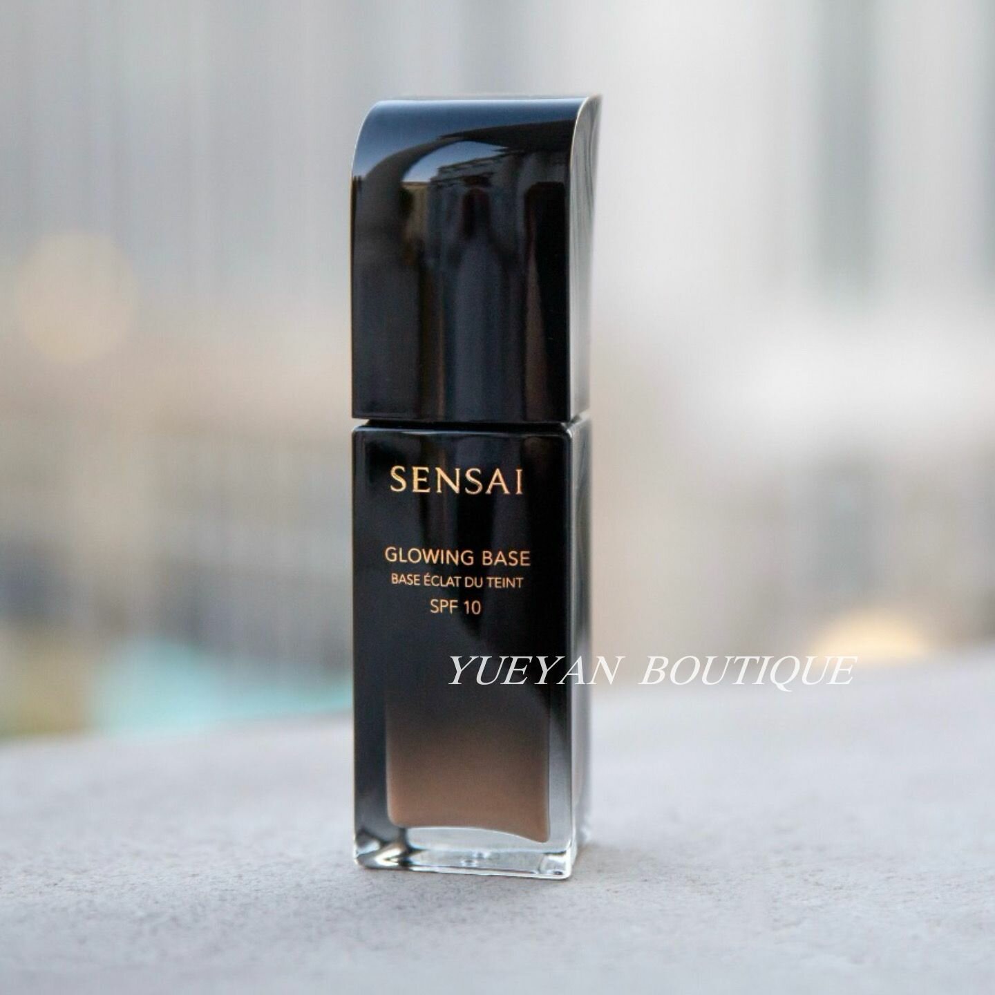 Основа под макияж с перламутровыми частичками SENSAI GLOWING BASE SPF10 30мл
