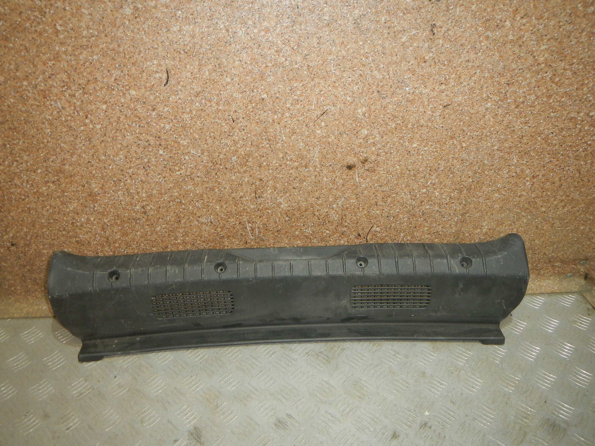 Б/У Обшивка багажника, ВАЗ (VAZ)-LADA GRANTA (гранта) (11-18) LADA GRANTA (Гранта) (11-18) Лифтбэк,на заднюю панель. Зади...