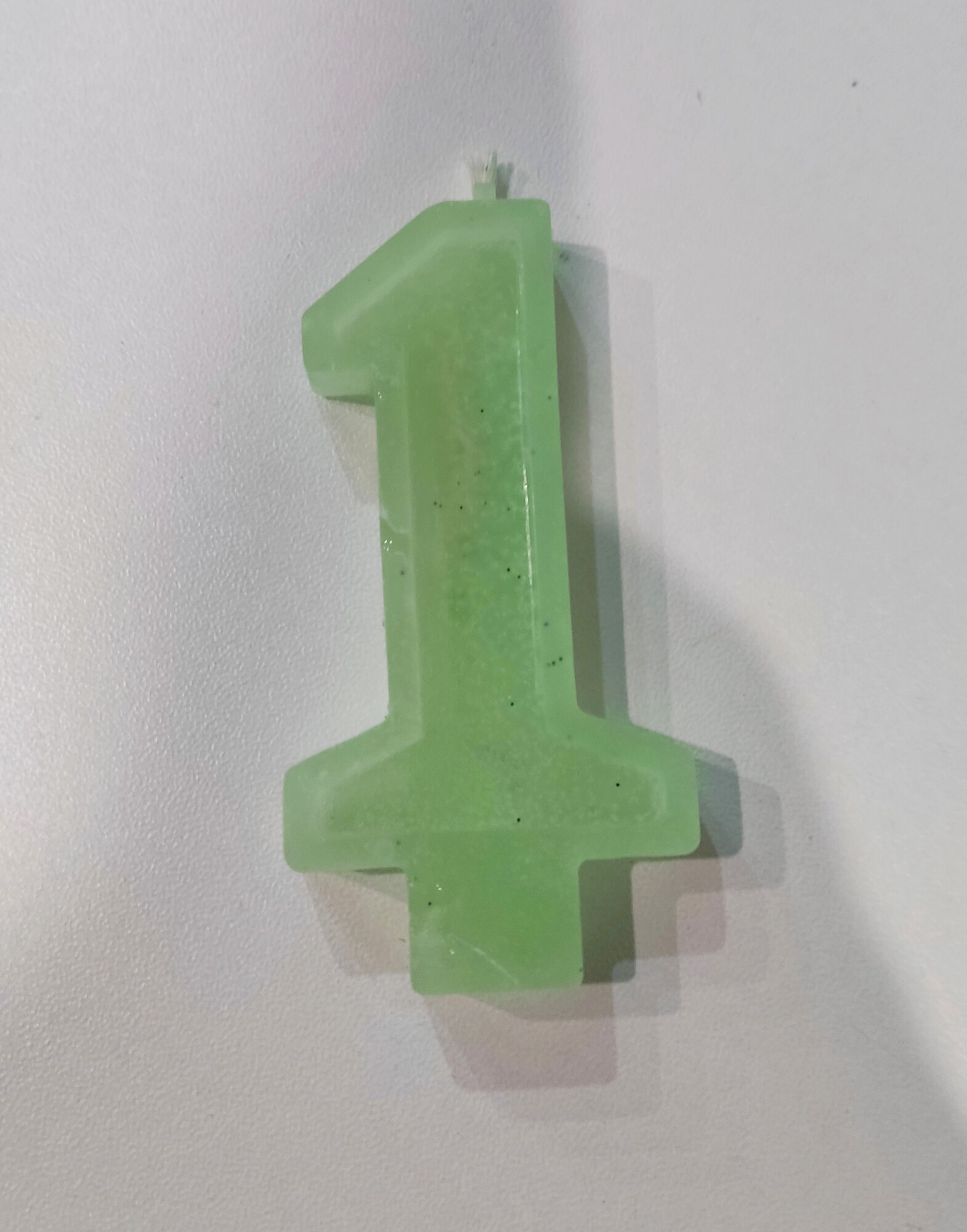 Свеча цифра на торт ручной работы из парафина, зеленая, цифра 1