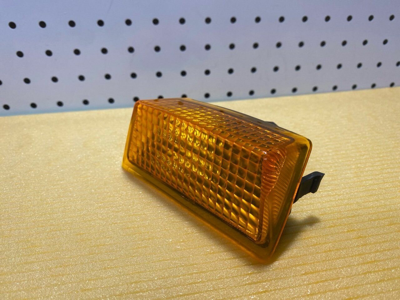 Фонарь указателя поворотов правый Volvo FH FM Вольво ФШ ФМ