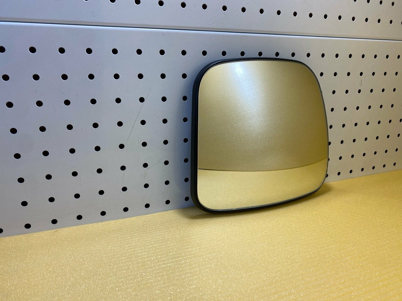 Стекло зеркала панорамного с подогревом, левое /правое, универсальное скания (SCANIA) 4,5 серии