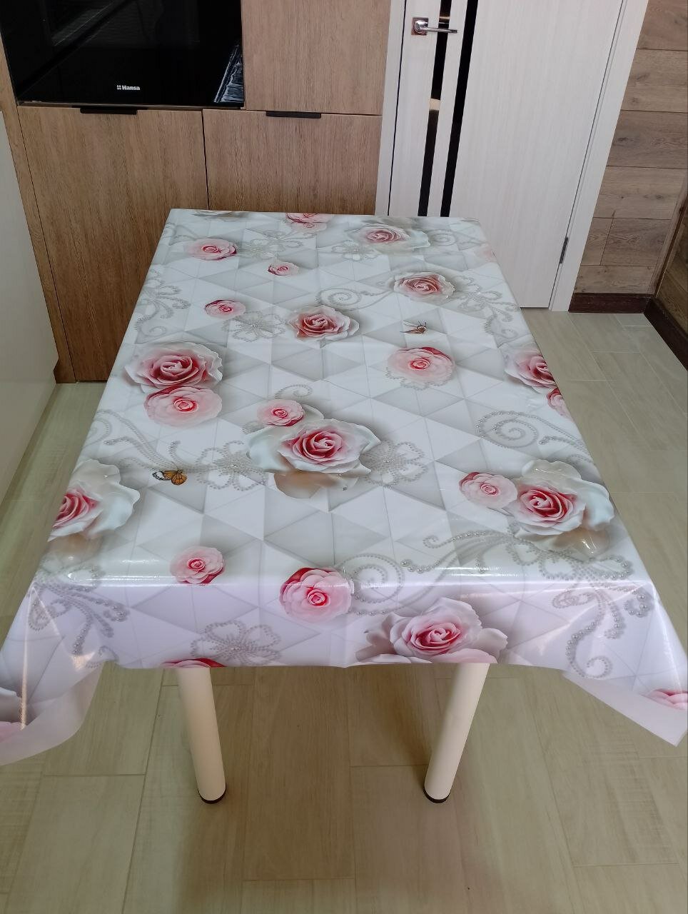 Клеенка водоотталкивающая, глянцевая с рисунком жемчуг с розовыми цветами
