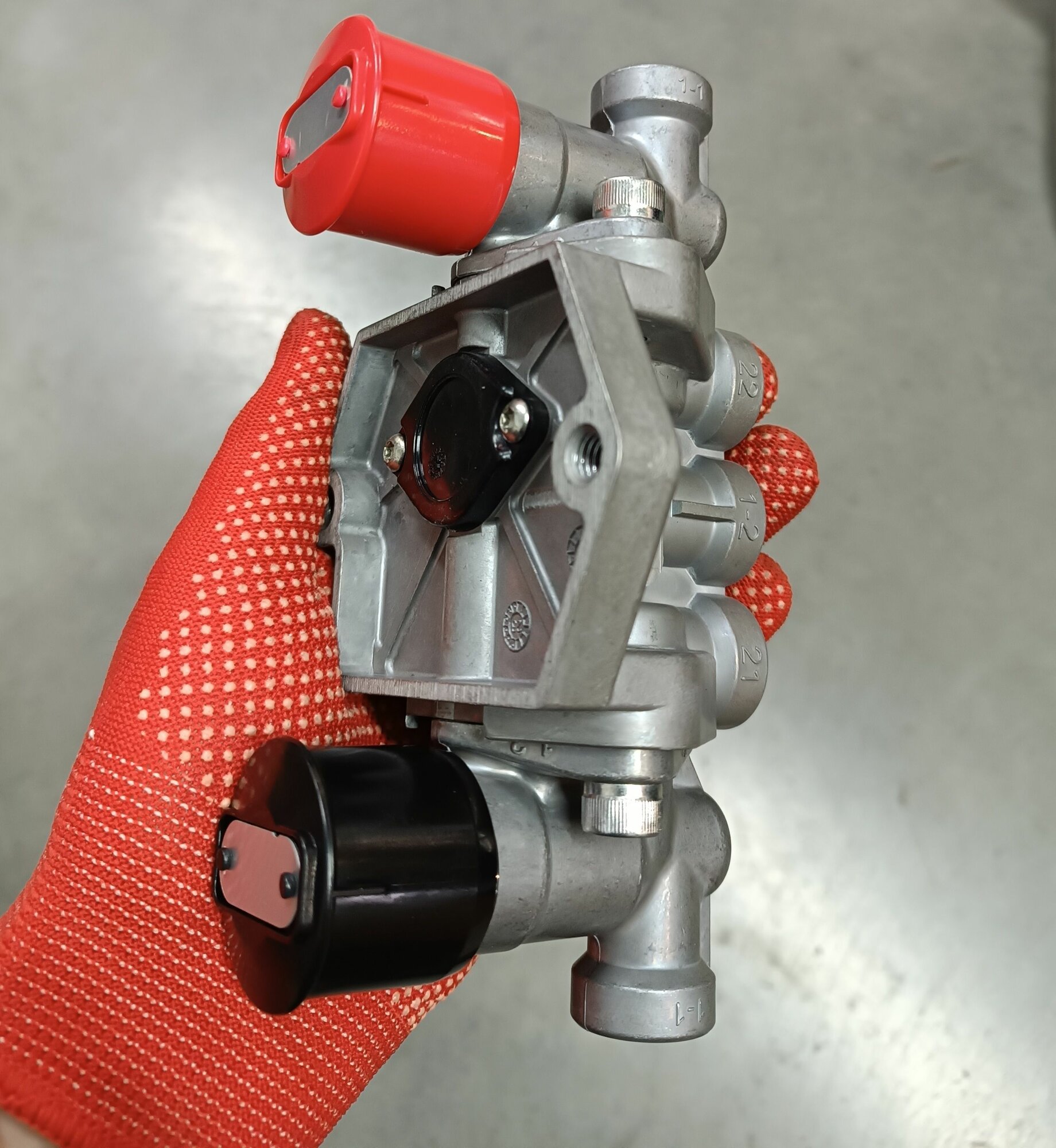 Клапан растормаживания M16x1.5 двойной ( аналог WABCO ) Omn Schmitz Neoplan Krone Kogel , арт. PRO5270050 ProVia