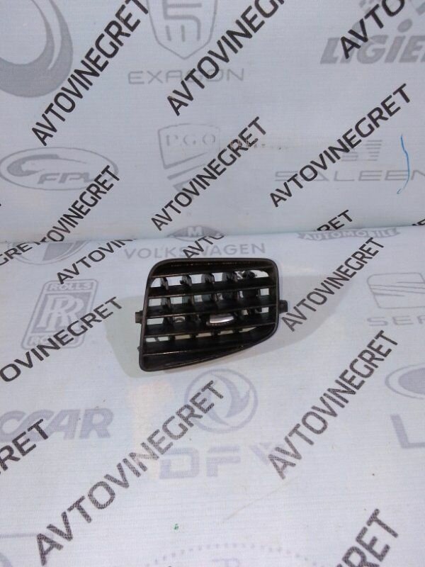 Дефлектор воздуховод Renault Fluence Б/У с пробегом