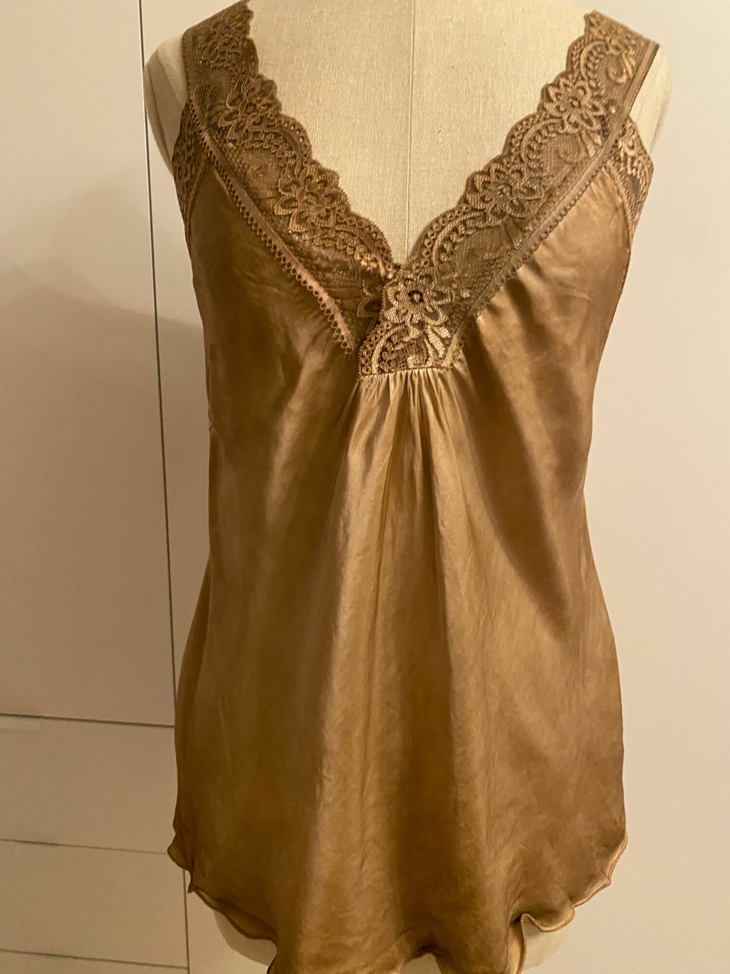 Топ майка женская вискозный шелк, с кружевом, рыжевато-коричневый, единый размер