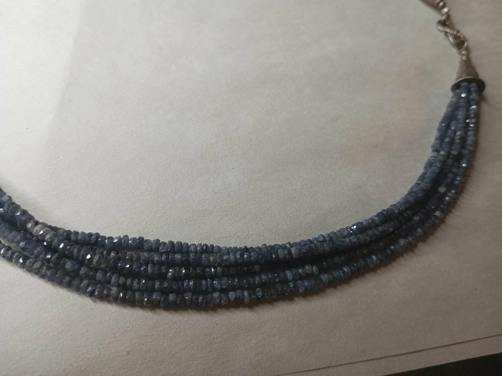 Корунд сине-серый, натуральный(непрозрачный сапфир). Колье дизайнерское. ручной работы.