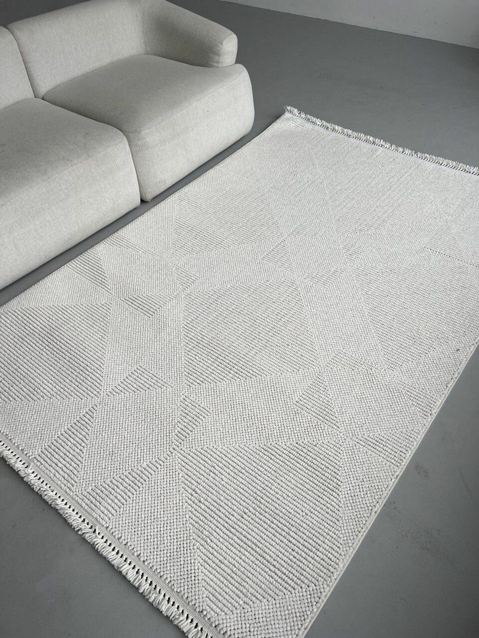 Ковёр 240x340 комнатный с ворсом из помпонов