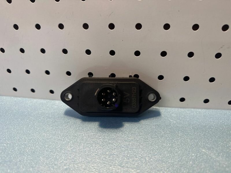 Датчик давления в пневмоподушкаx MAN DAF RENAULT(многоконтурного крана )МАН ДАФ рено