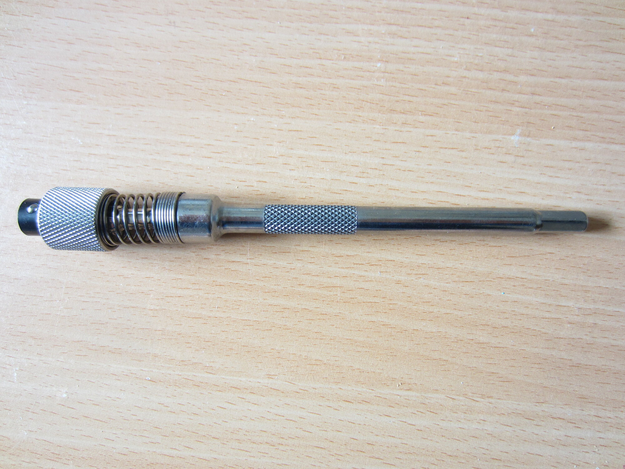 Гибкий универсальный удлинитель для бит Mr Logo