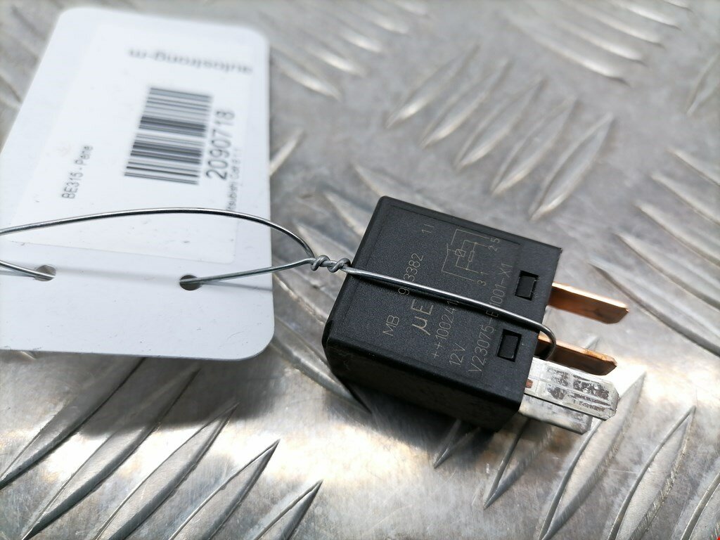 Реле Mitsubishi Colt 6 MB953382 арт. 2090718