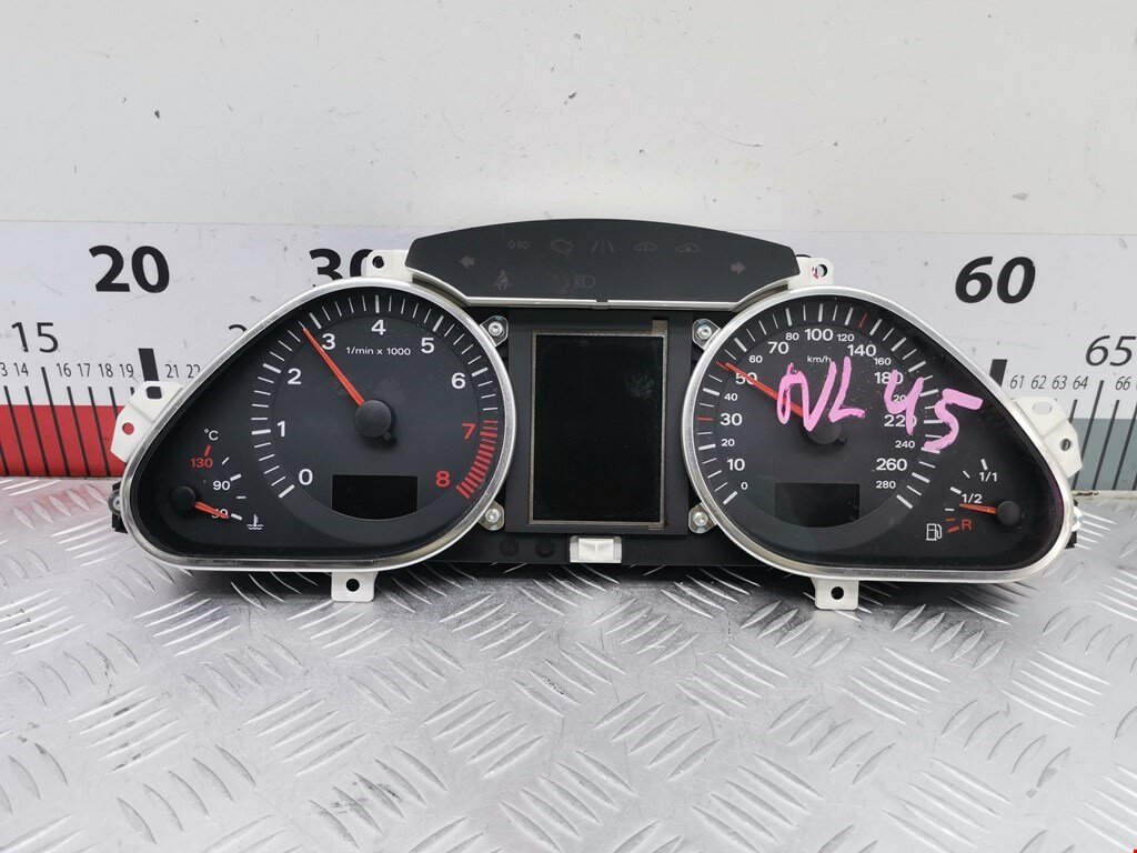 Панель приборная (щиток приборов) Audi A6 C6 4F0910930C арт. 1829975