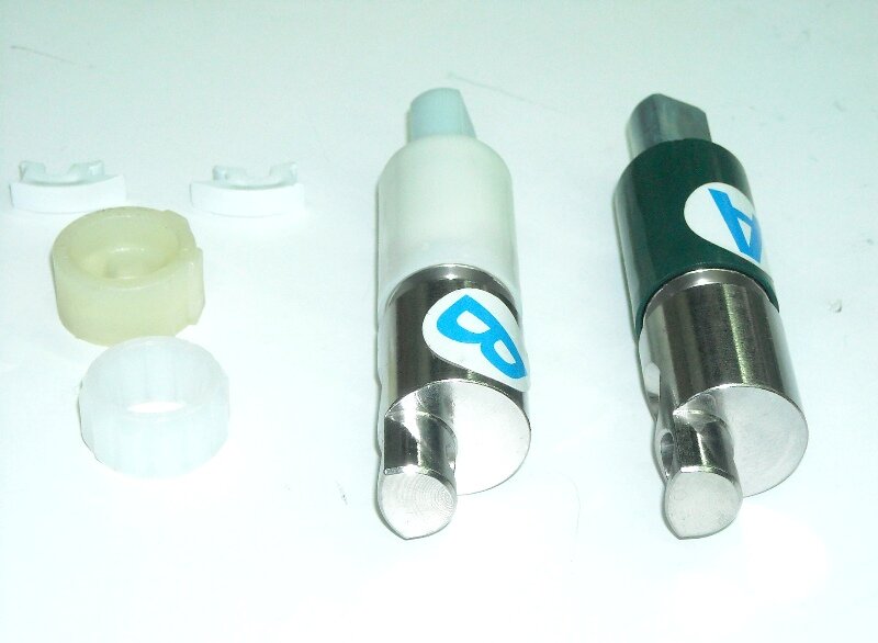 STARCK 1, Демфер плавного опускания DURAVIT крышки унитаза