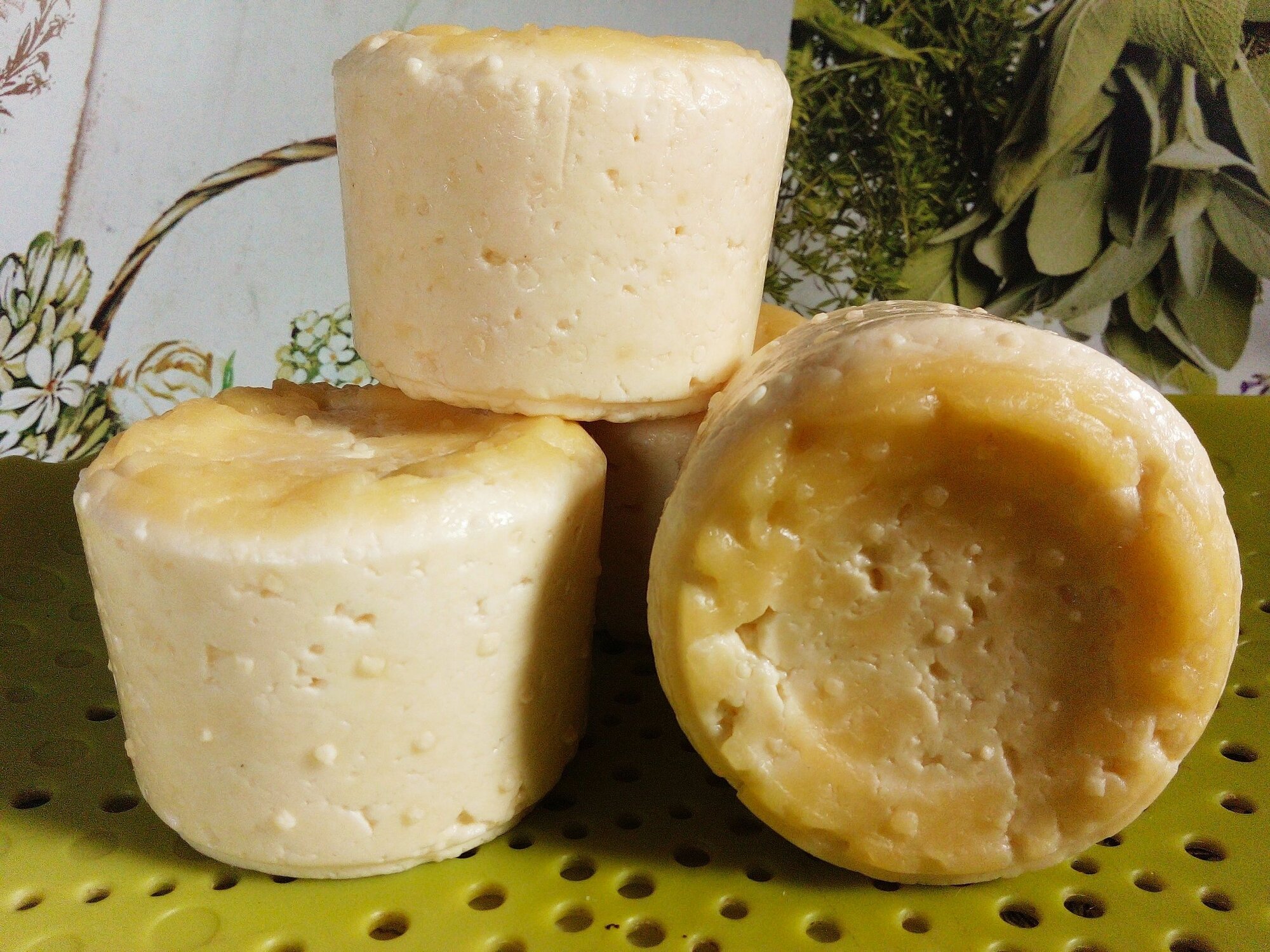 Сыр козий *Кроттен* в шарах в вакуумной упаковке. 6шт./180г