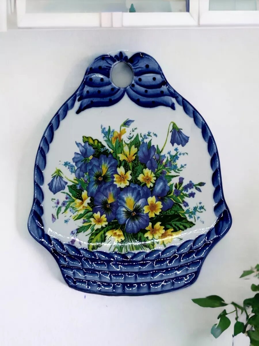 Доска сервировочная Гжель "Цветы в корзине", фарфор, ручная роспись, белая и синяя