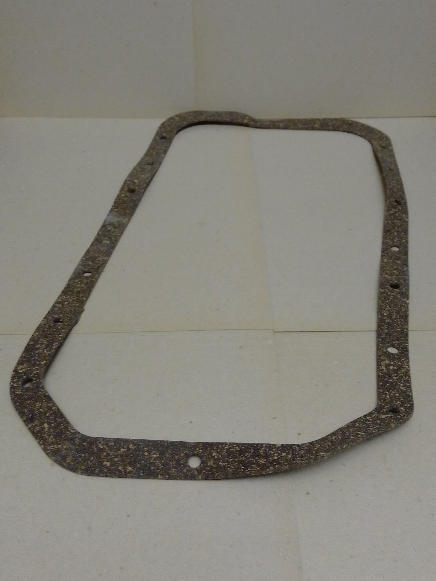 Прокладка поддона (масляного картера) пробковая для ГАЗ, Волга, Газель, Соболь с двигателями ЗМЗ -402 и их модификаций. Автопрокладка