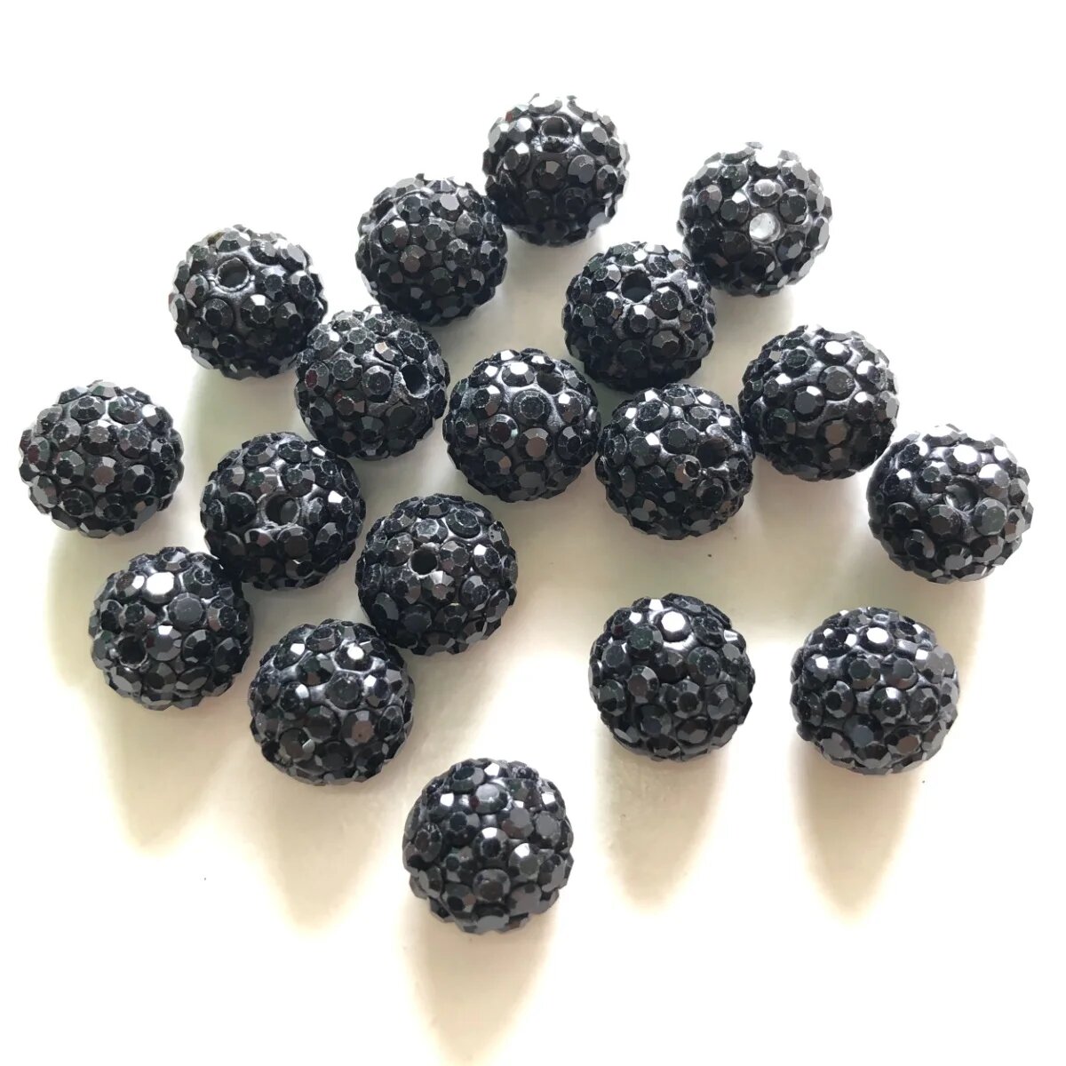 Круглые бусины из черной глины с кристаллами Charms Beads Beyond, 10 мм, 50 шт.