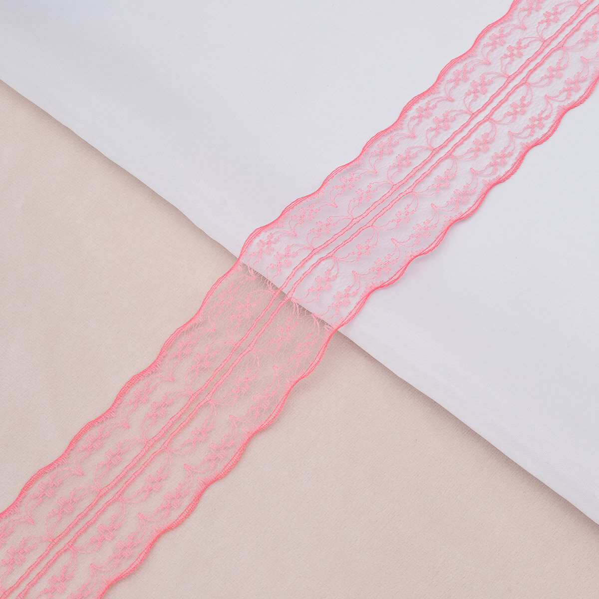 Кружево на сетке для рукоделия 4,5 см × 9,14 м, ярко-розовый цвет, Айрис