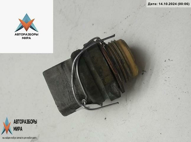 Датчик температуры Volkswagen Passat B3 1989