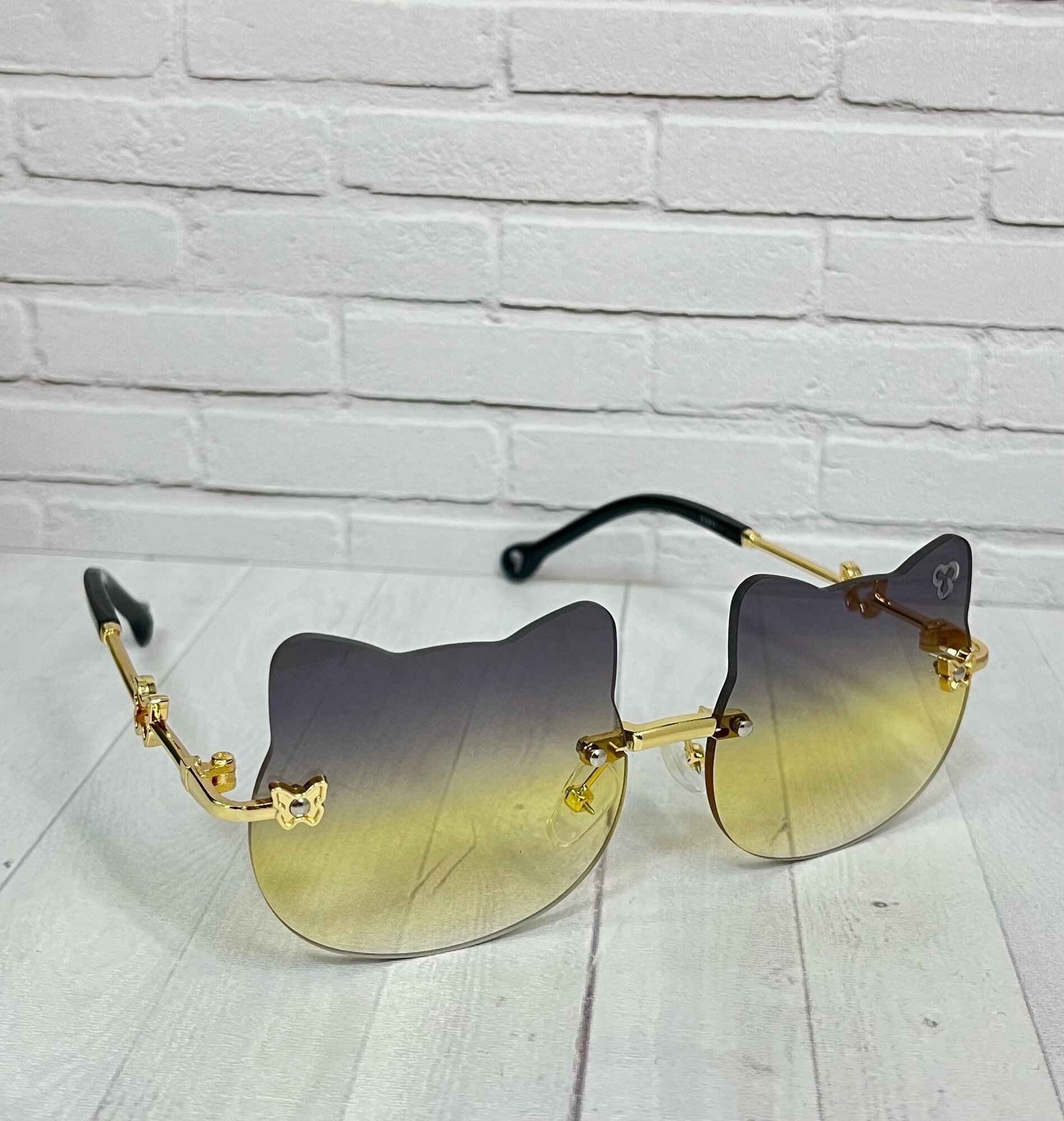 Солнцезащитные очки