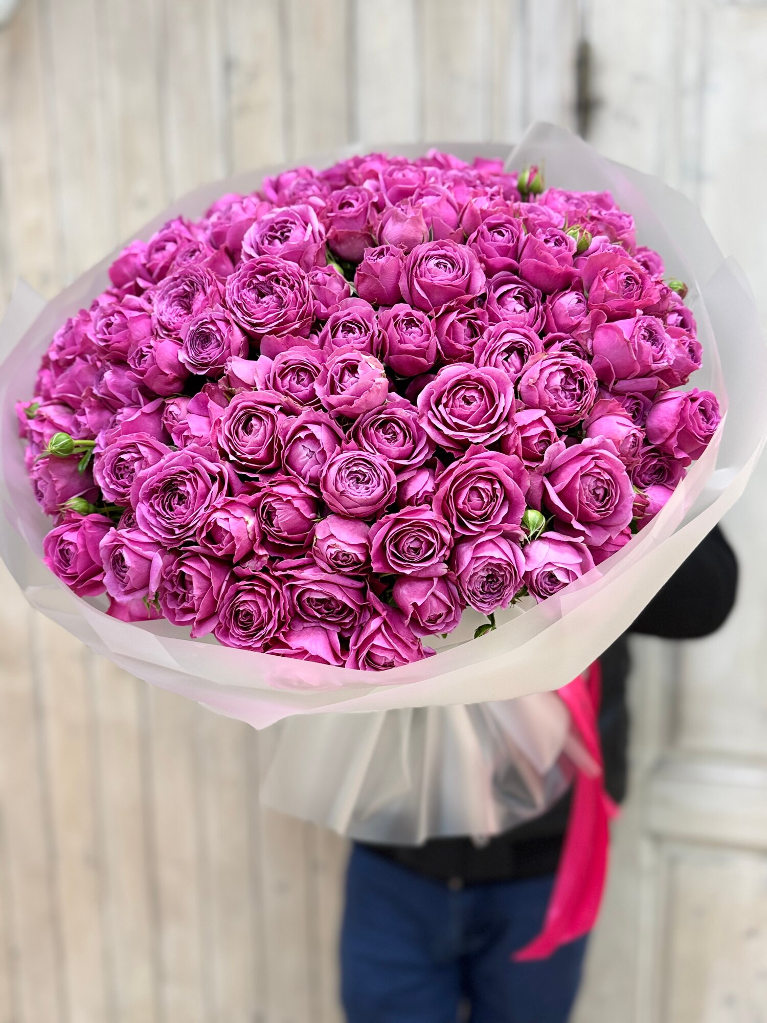 Монобукет "Мисти Баблз" VELES Flowers, роза, высота 50см, 51 шт. — фото 1