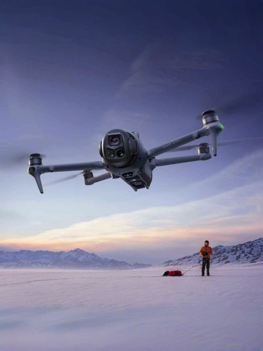 Квадрокоптер DJI Mavic 4 Pro Creator Combo (DJI RC PRO 2)