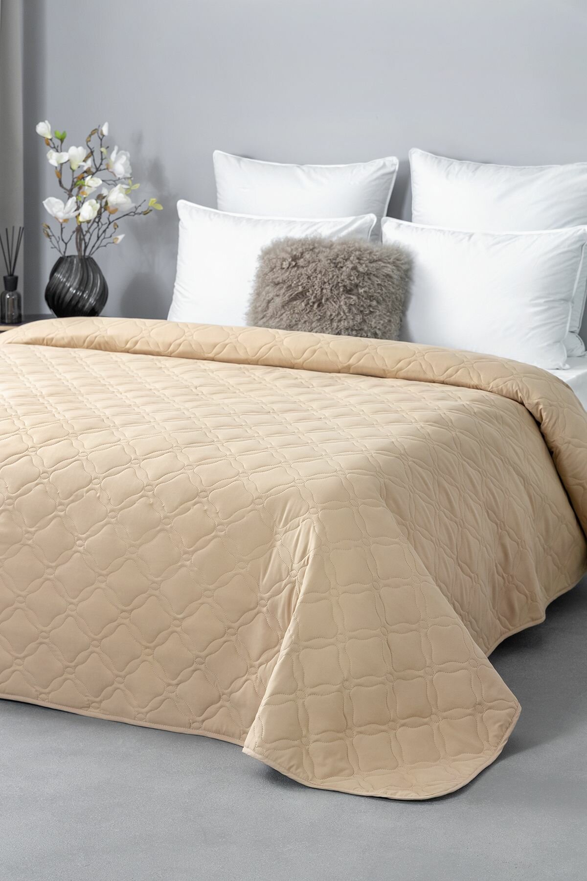 Medsleep Покрывало на диван, на кровать 240х260 "Тардио" микрофибра, бежевый