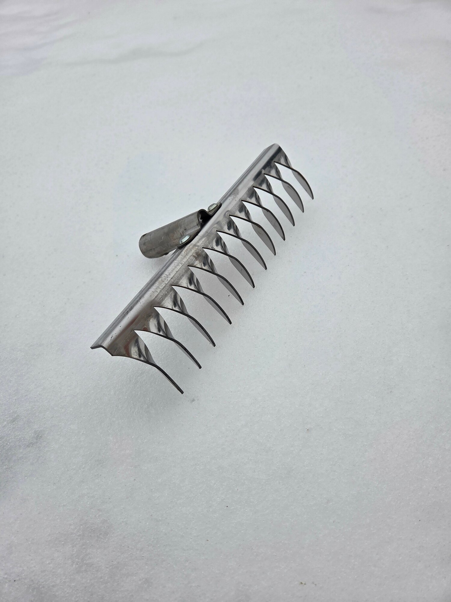 Грабли ГВ-12 из нержавеющей стали клепанные с витыми зубьями
