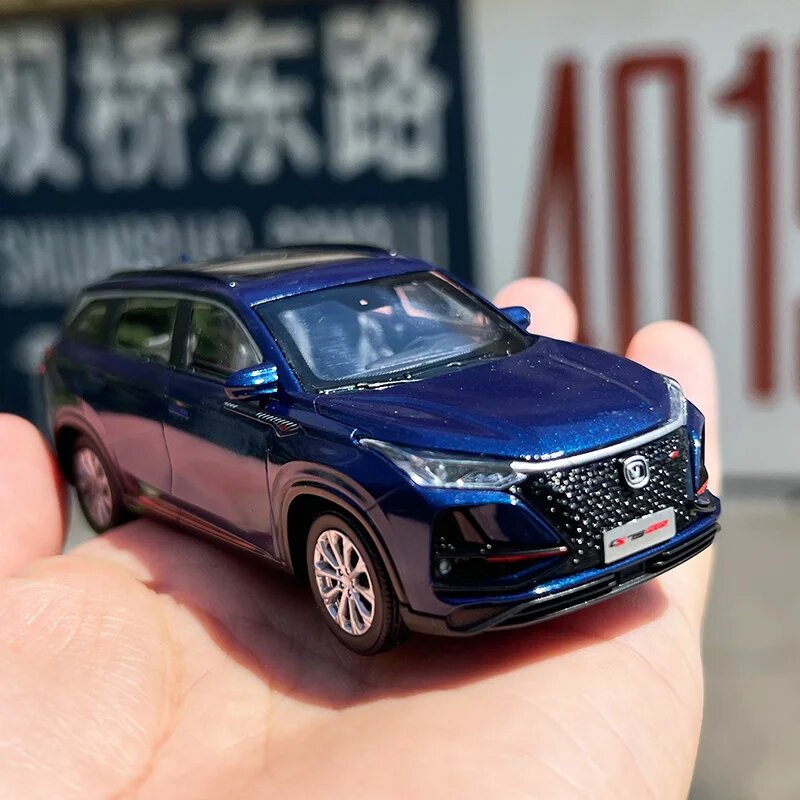 Пластиковая модель Changan Auto CS75 Plus 1:43 CS75 Plus Blue