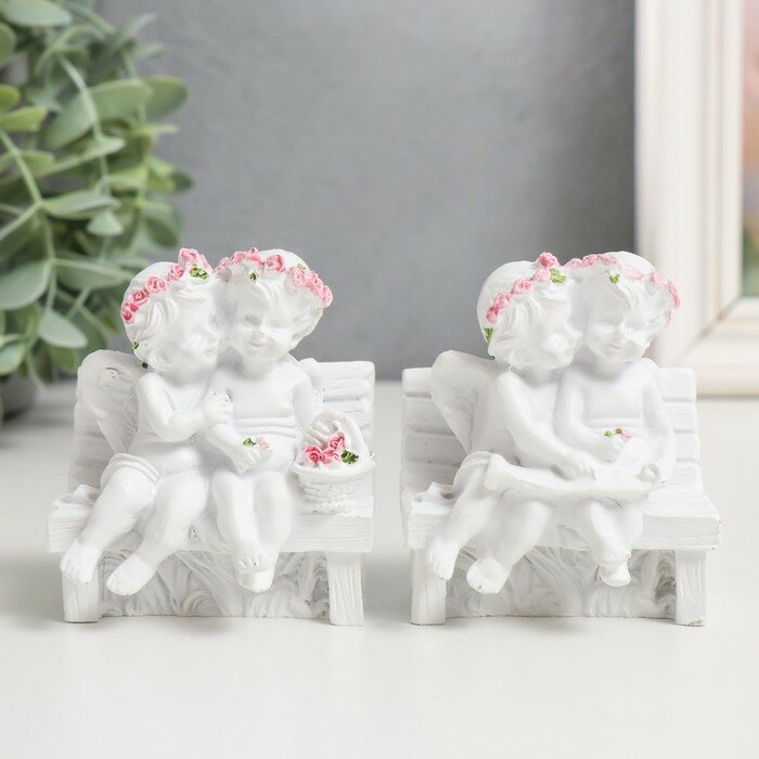 Сувенир "2 ангелочка в розовом веночке на скамейке" микс 8х7х5 см