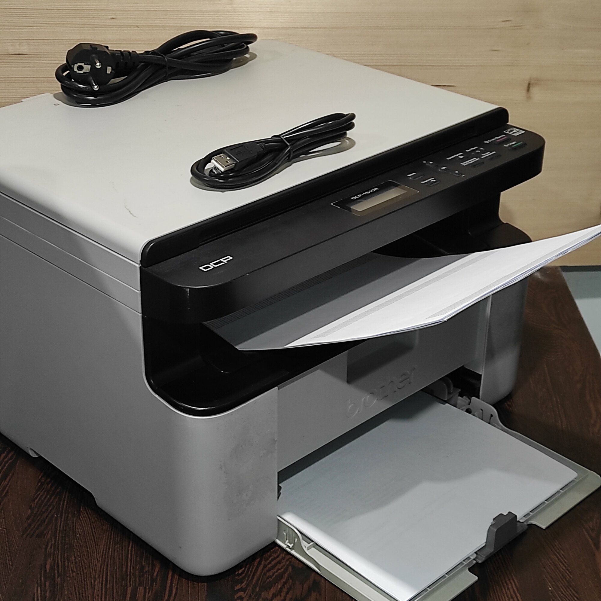 Brother DCP-1510R. Лазерное МФУ