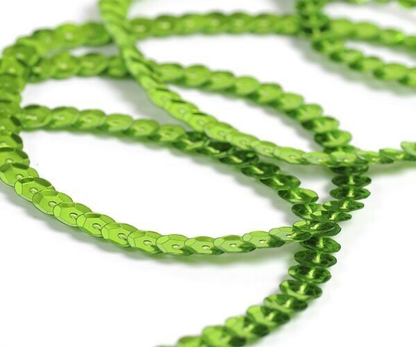 Пайетки на нитке (пайетки для рукоделия) 6мм цв. салатовый упак.73 м