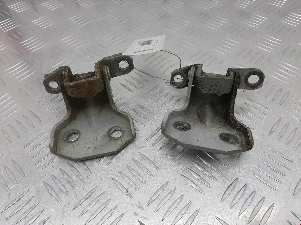 Петля двери передней правой Subaru Impreza 3 (GE/GH) арт. 1745793