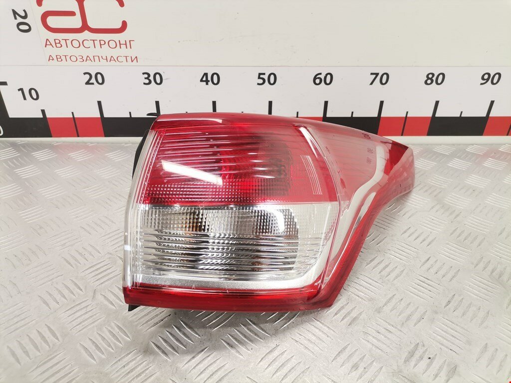 Фонарь задний правый Ford Escape 3 CJ5Z13404B арт. 1078910