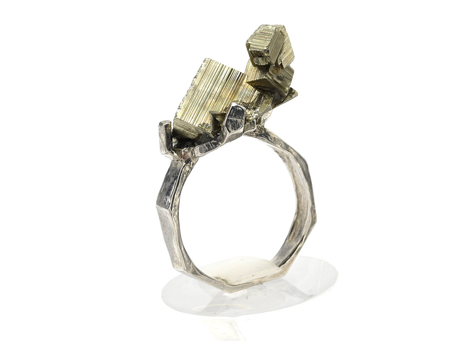 Кольцо, пирит