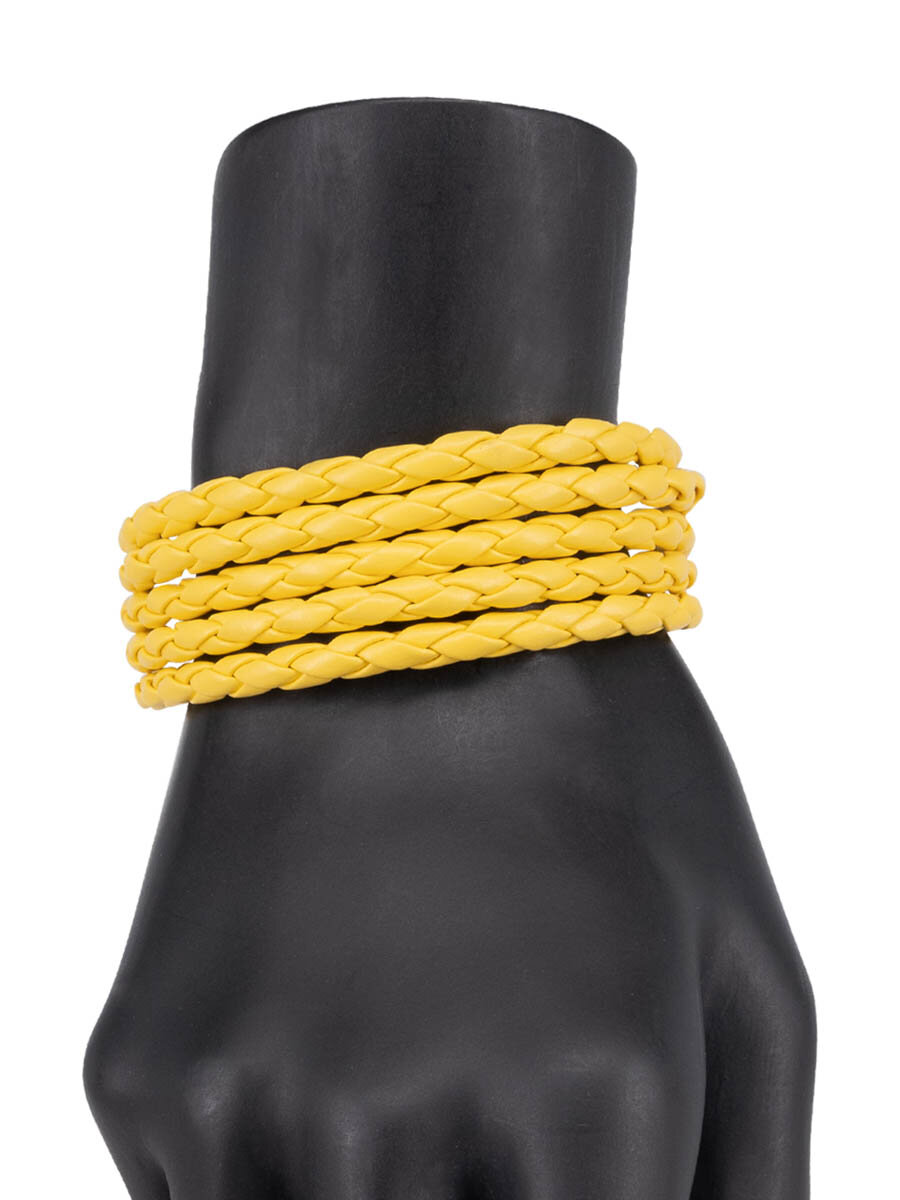 Плетеный браслет