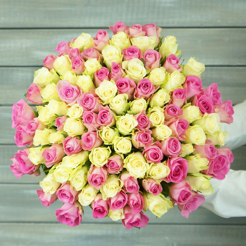 Букет живых цветов из 101 белой розовой розы 40см от Букет Маркет