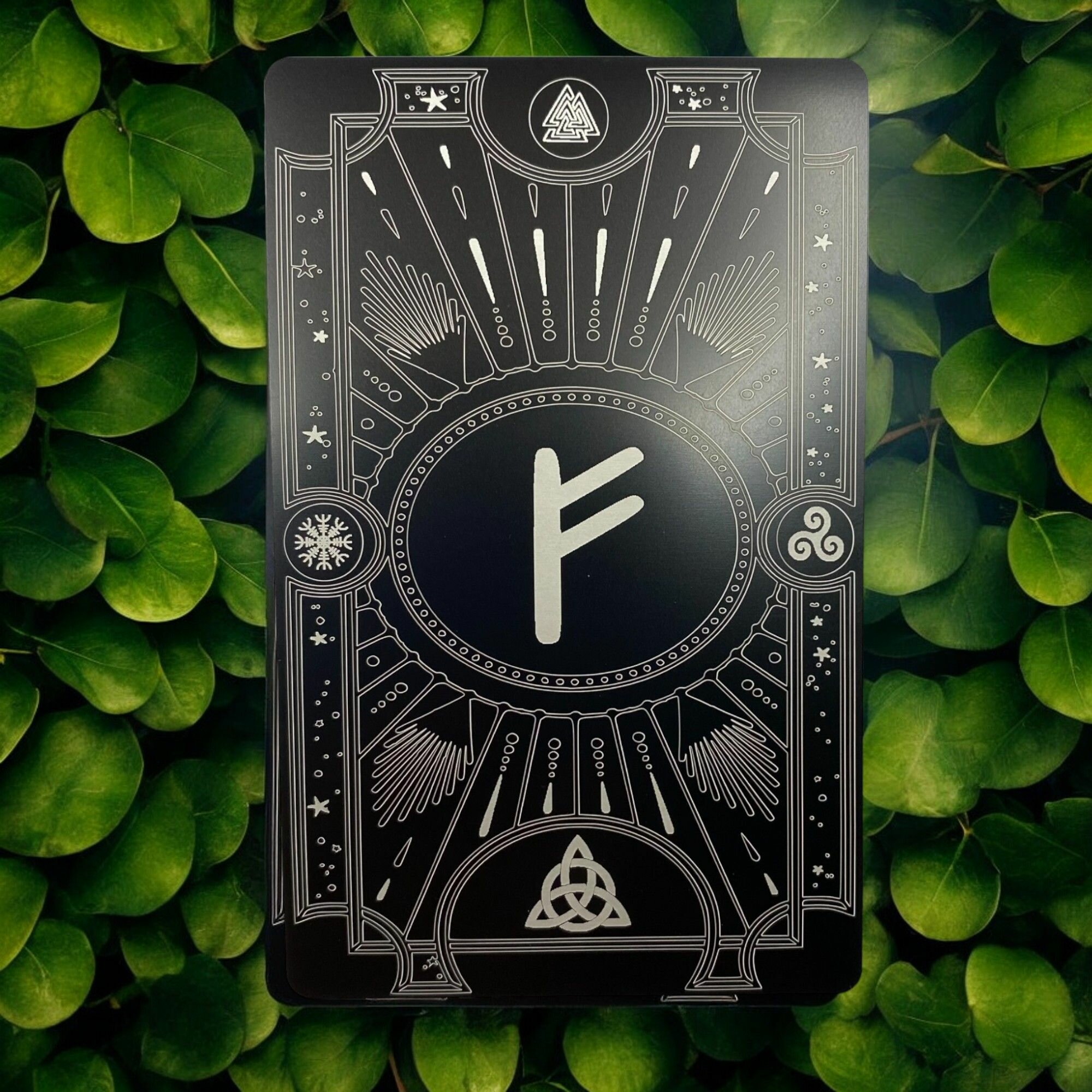 Рунический оберег, карта-талисман Феху